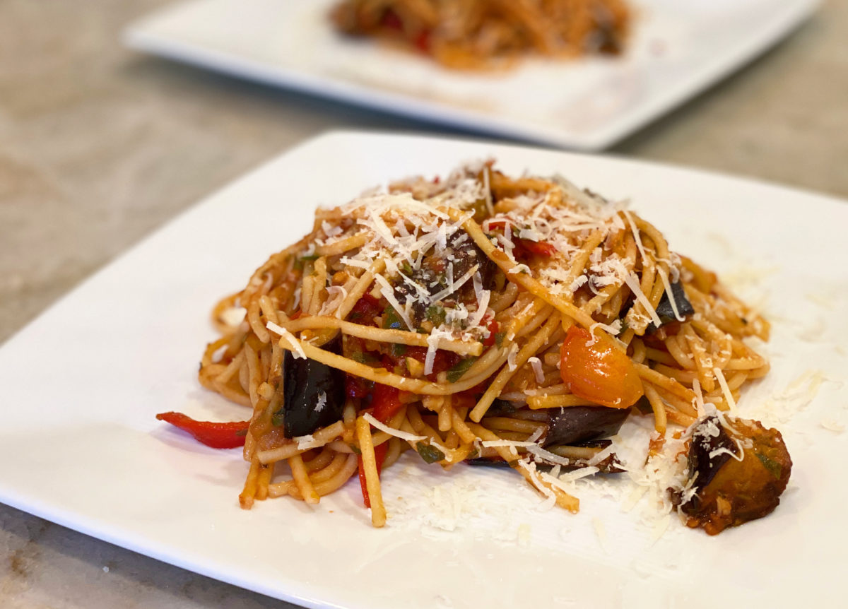 Spaghetti with Eggplant, Piquillo Peppers, and Tomatoes – Yogurtsoda